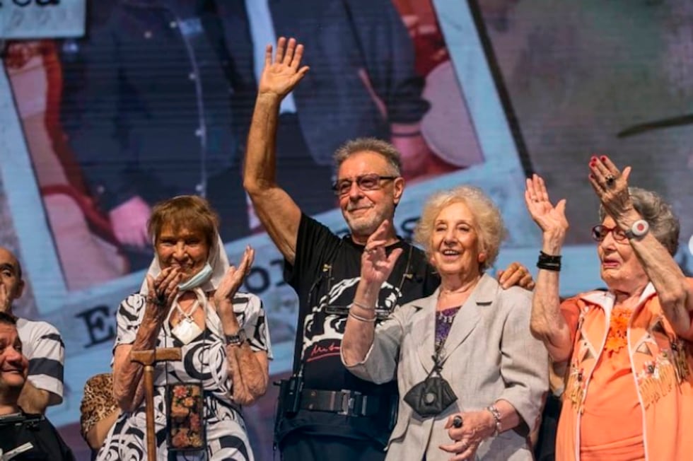 León Gieco en Uruguay, por las Abuelas – Página|12