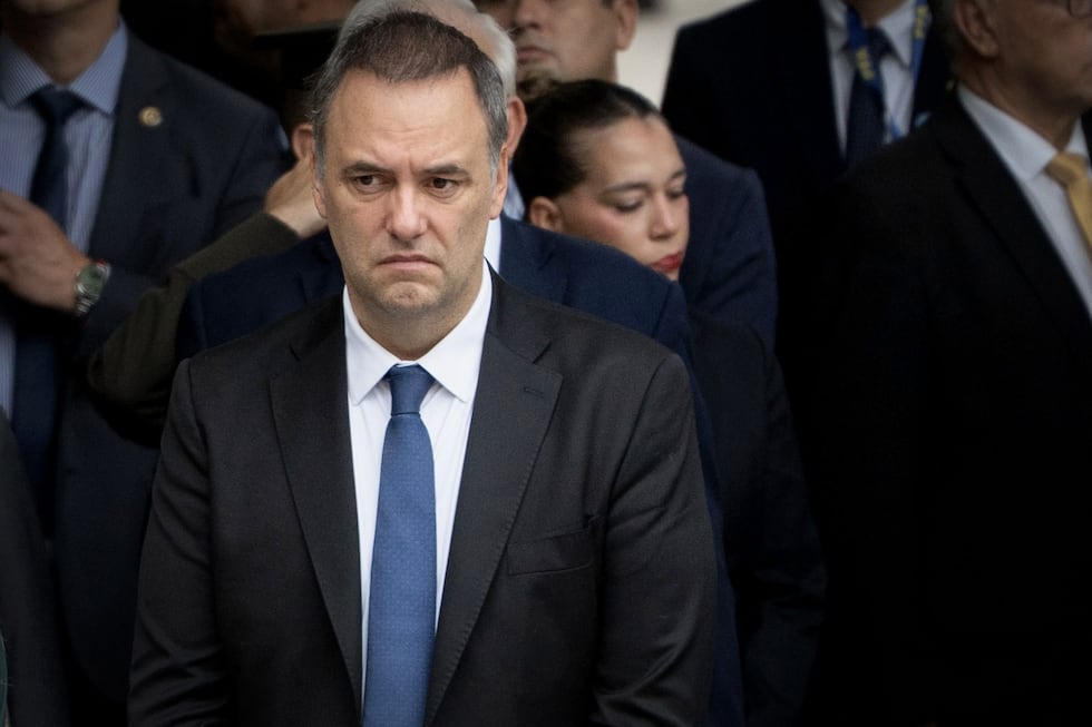 Apurado por Comodoro Py, Adorni presentaría su declaración jurada en ...